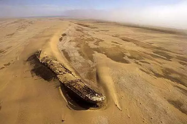 Ruggen in het zand van de noordelijke Kaspische regio 10357_1